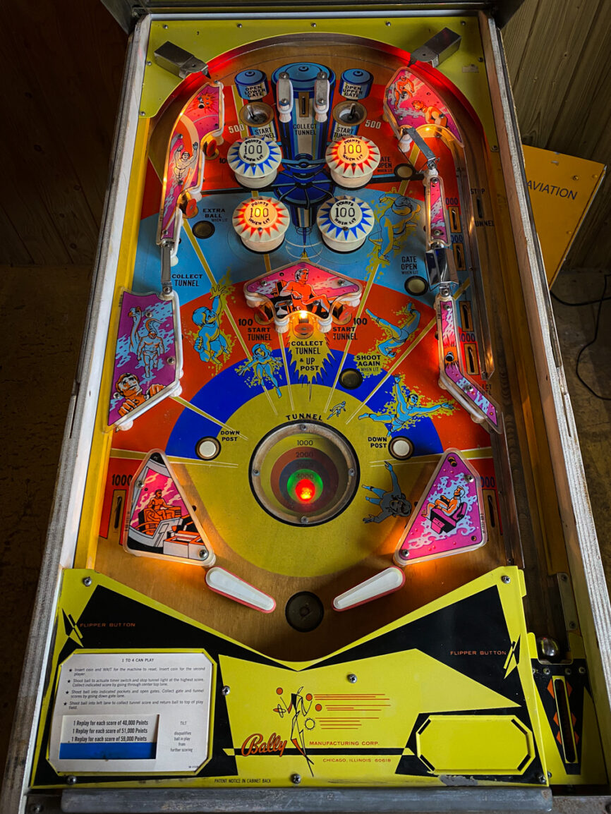 Flipper Time Space – Objet unique à vendre | Concept Store Atelier 416