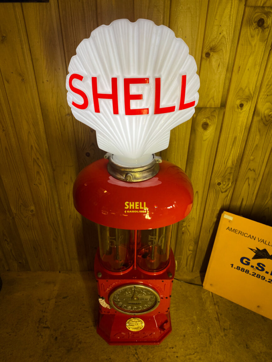 Pompe à essence vintage Shell avec Opaline - Atelier 416